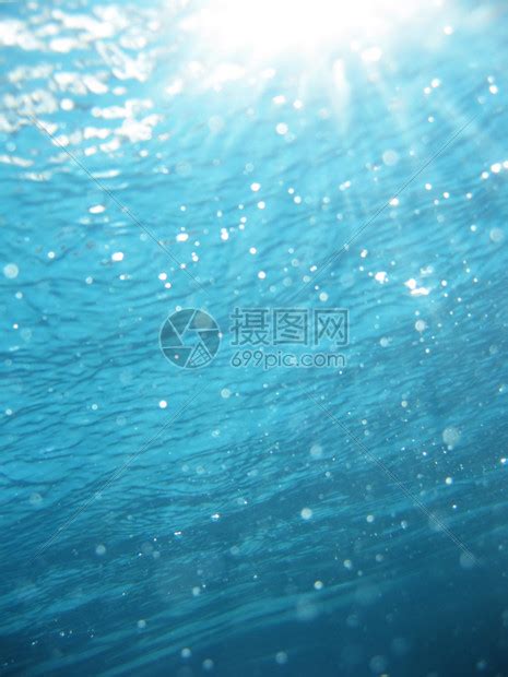 水下光线高清图片下载 正版图片504716185 摄图网