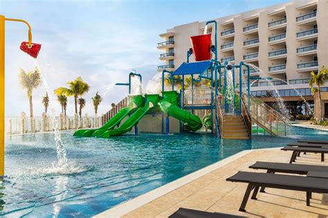 10 Hilton Hotels With Waterparks Lazy Rivers And Splash Zones