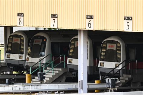 Smrt Eyes Overseas Rail Contracts Private Hire Car Market For Growth The Straits Times