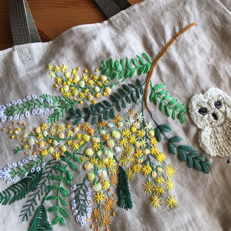 刺繍のトートバッグ完成しましたので、アイロンかける前にパチリ ルシアン ハンドメイドコミュニティ La Vida コミュニティサイト