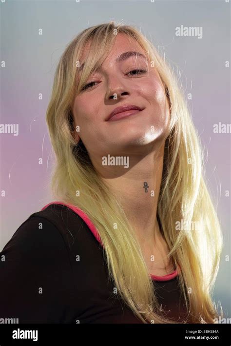 Eindhoven Netherlands June 6 Singer Songwriter S10 Stien Den