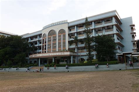 필리핀 산호세 레콜레토스 대학교 Usj R University Of San Jose Recoletos 필리핀7641을 걷는 시간