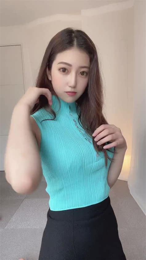 Cute Japanese Girl Scrolller