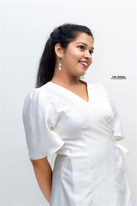 Sri Lankan Model Bank Model Nayomi Srilankanmodel Modeling Model