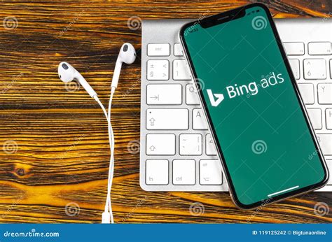 Bing Application Icon On Apple IPhone X Screen Close Up Bing Ads App Icon Bing Ads Is Online