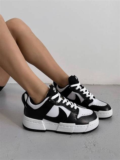 Женские кроссовки Nike — ціна 2800 грн у каталозі Кросівки Купити жіночі речі за доступною ціною