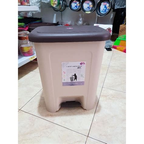 Jual Tempat Sampah Tutup Injak Lovenia Kotak Sampah Injak Plastik 20 Liter Shopee Indonesia