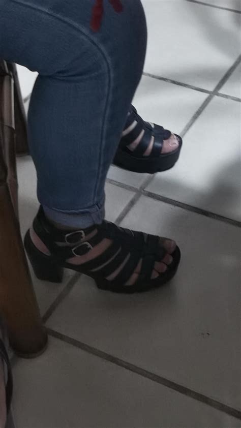 Me Excitan Tanti Los Pies De Mi Prima En Estos Tacones Que Opinan 🤤🔥