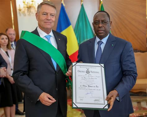 Diplomatie Le Président Roumain Klaus Lohannis élevé Au Rang De Grand Maître De Lordre