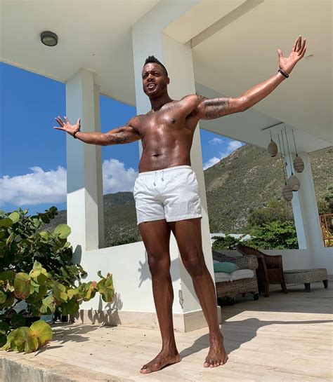 Weslye Saunders S Feet