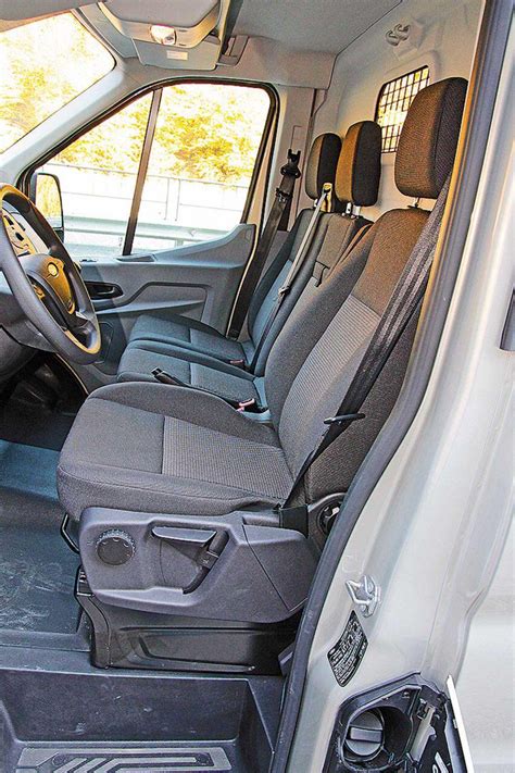 Про водительское кресло — Ford Transit 7g 2 2 л 2013 года