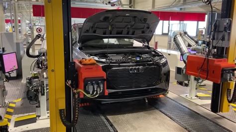 [video] Universal Robots Auf Linkedin Cobots Ur10e Automotive Automation Universalrobots