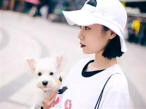 超美00后在华贸玩街拍时尚圈后生可畏
