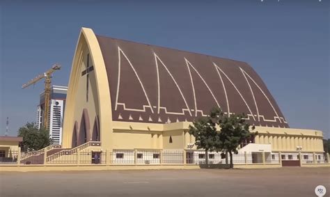 La Cathédrale De Ndjamena Retrouve Sa Beauté Dorigine Portail