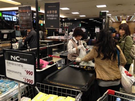 대형마트 소량전용 계산대의 문제점과 해결방법 그리고 고객의 잘못된 매너