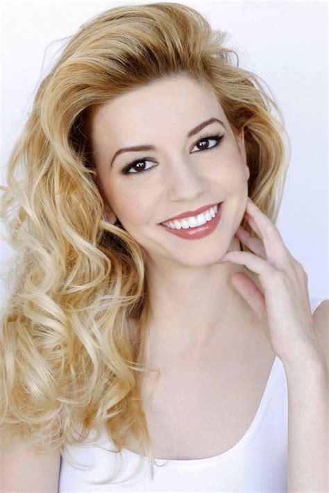 Masiela Lusha About Entertainmentie