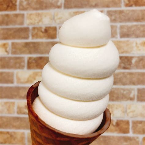 고깔 끝까지 ‘달콤부드러운 아이스크림이 가득 찬 일본 세븐일레븐 ‘바닐라 와플 콘