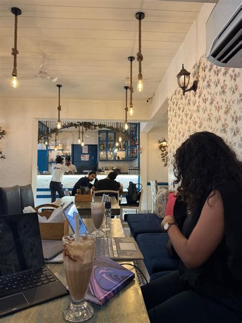 Opening My Linkedin Be Like 📩 Just Applied Using Easy Apply Im Saundarya Kaushal