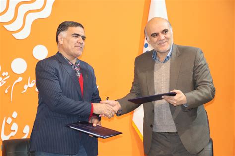 بازدید مقامات و شخصیت‌های برجسته از غرفه دانشگاه سجاد در نمایشگاه بین