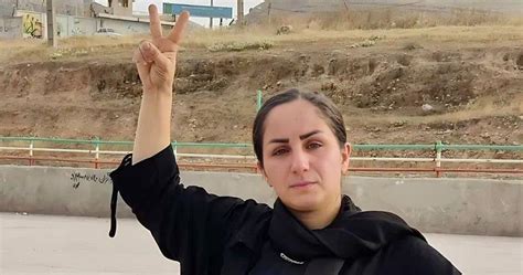 اختصاصی؛ حبس خانگی ماه‌منیر مولایی‌راد، مادر کیان پیرفلک