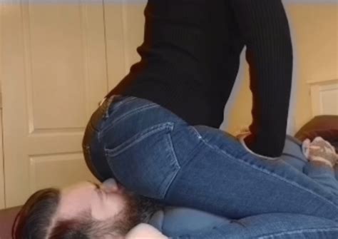 Facefart Jeans Face Farts Loud And Stinky Thisvid Com