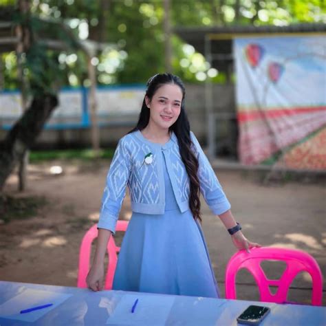 ไม่มี Phonics ใน English Class วิธีการสอนธรรมดา เเต่ครูสอนสวย จบ English By Tinglish Facebook