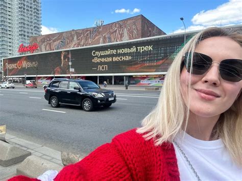 ВЗРОСЛЫЙ КОНТЕНТ On Twitter Сфоткалась со своей любимой едой — сыром Как вам