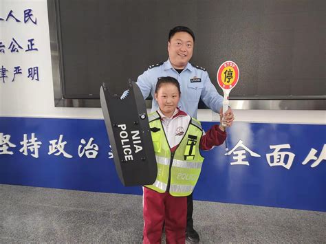 吉林城乡网 警娃进警营这个六一别样警彩