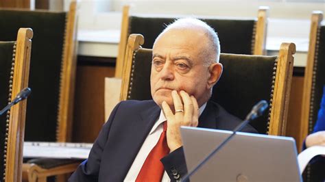 Атанас Атанасов подаде оставка като председател на Комисията за контрол над службите Nova