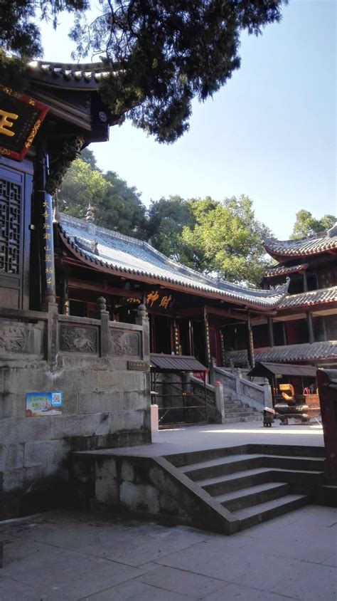 2023泸山游玩攻略 天气好的时候登山很不错既 去哪儿攻略