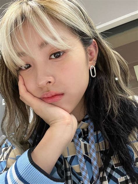 Ryujin Itzy In 2022 Itzy Blonde Highlights Kpop Girls