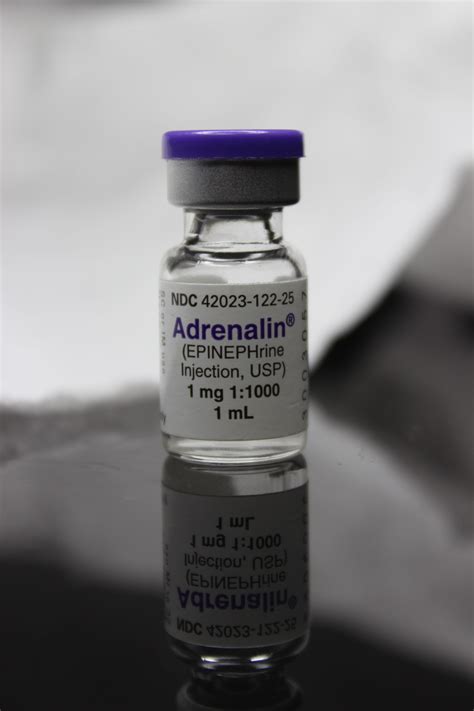 Спешен шкаф МЕДИЦИНСКИ НАРЪЧНИК спешен шкаф