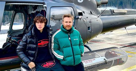 David Guetta Y Su Hijo Elvis Presumen De Abdominales Y Conquistan Las