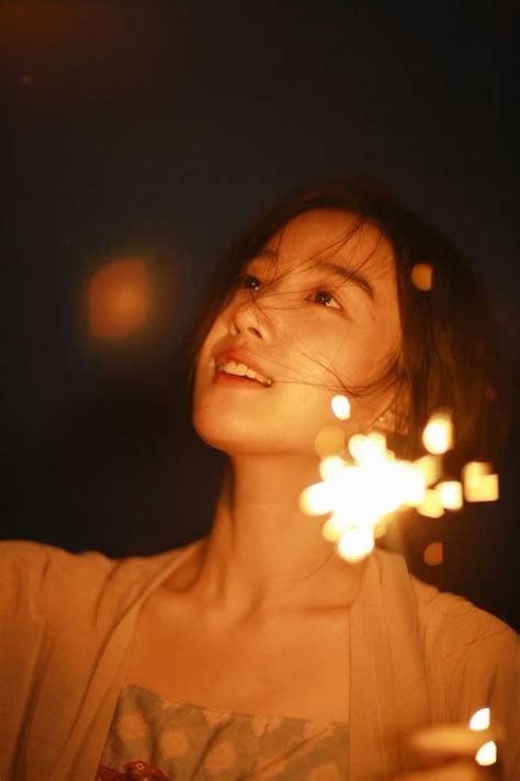 Pin On Lu Yu Xiao L D C Hi U Art Reference Poses Cinematic Photography Pose Reference