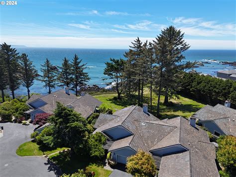 108 Schooner Bay Dr Brookings Or 97415 Mls 24149871 Coldwell Banker