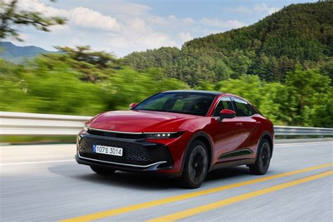 하이브리드 끝판왕 토요타 크라운 크로스오버 [시승기] 모터그래프