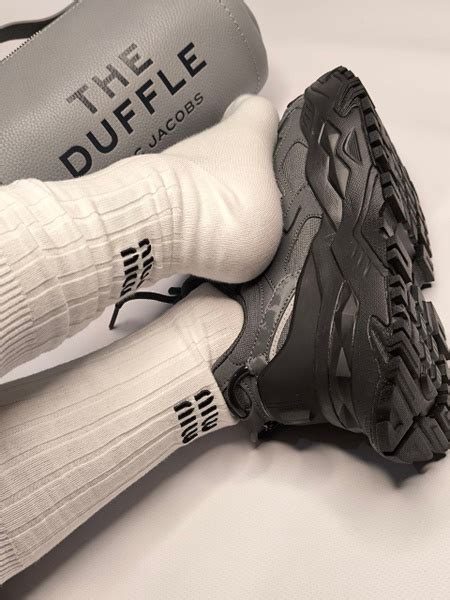 Носки Женский Miu Miu размер 40 41 Хлопок Бег Беговые лыжи На любой сезон белый Повседневный