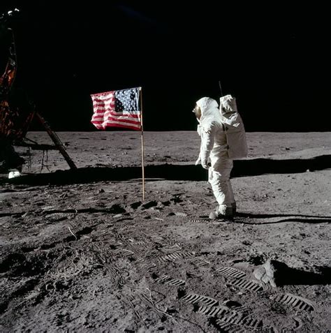 A Detailed Look At The Camera Gear Behind The Historical Apollo 11 Moon