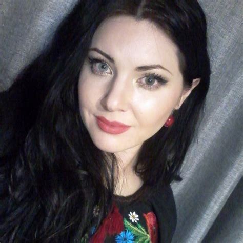 Мая Романова экстрасенс и ясновидящая