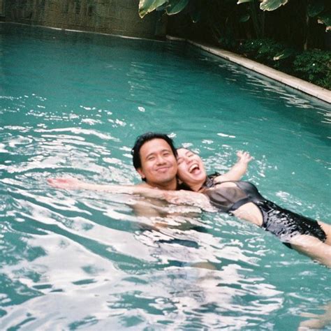 1 Tahun Menikah Intip Potret Kemesraan Joshua Suherman Dan Clairine