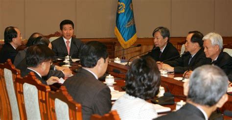 노무현사료관 [수석보좌관회의에서 말씀하는 노무현 대통령]