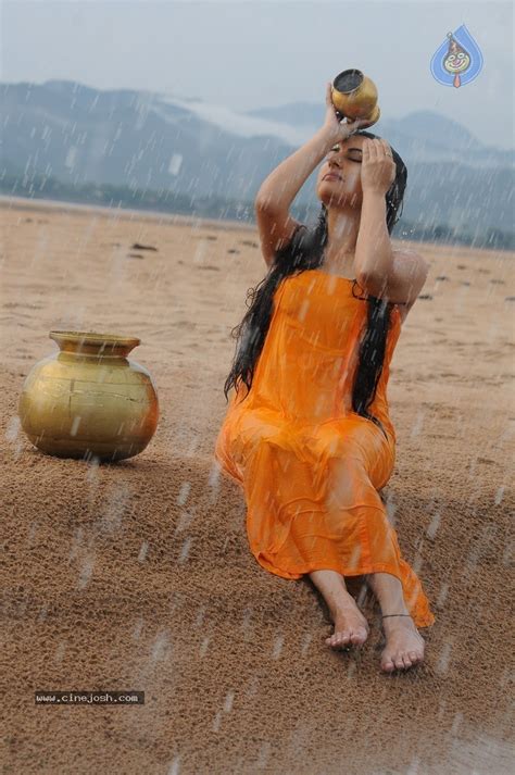 Archana New Spicy Stills Photo Of