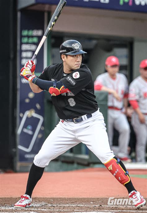 그냥 엔트리 한자리 안 된다완전체 가까워지는 롯데 캡틴의 복귀 전준우 연패만 아니면 승산 있다 Md부산