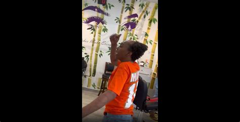 Girl Gets Her Braids Snatch From Her Scalp By A Man After He Got Mad Because She Didn T Want Him