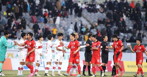 총선 노렸나 홈 개막전에 파란색→빨간색 유니폼 입은 충남아산fc