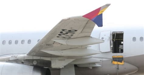 “지난 5월 아시아나 ‘개문 비행 때 항공사 초동 대응 부실”