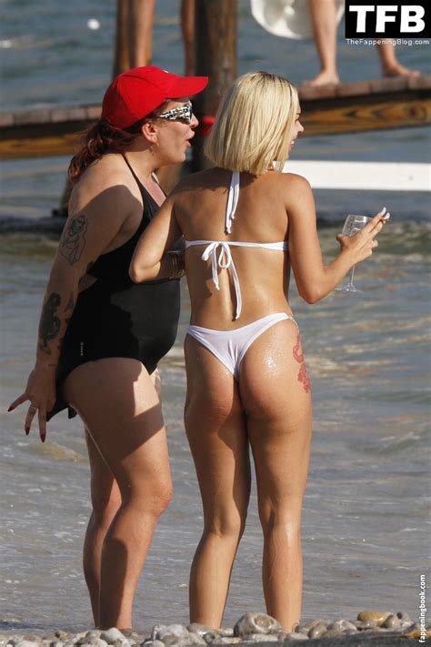 Bad Gyal Nude Sexy Center