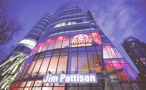 To Stay In The City Dealership Thinks Smaller And Taller Automotive News