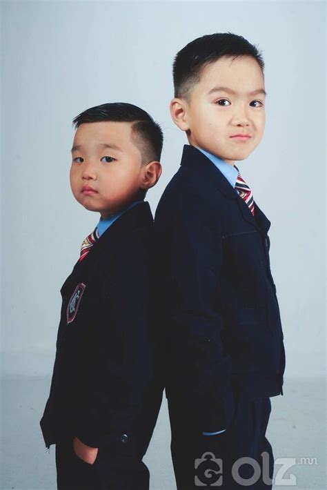 Эрэгтэй бага анги Eregtei Baga Angi