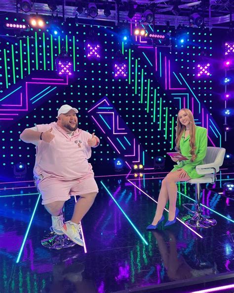 Ru Tvさんのインスタグラム写真 Ru Tvinstagram 「Включайте Ru Tv чтобы быть в «Теме 🌸 В гостях у Ксении